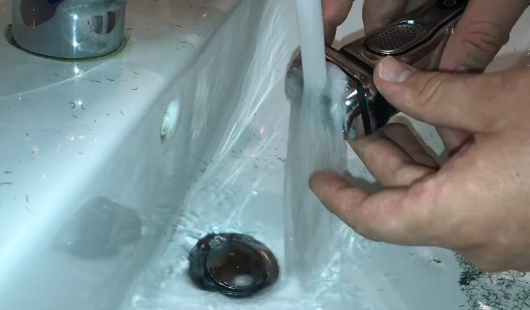 How to Prevent and Deal with Razor Burn from Electric Shavers - Wet ...