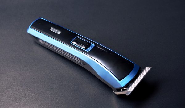 How to Shave With an Electric Razor: A Step-by-Step Guide - Wet Shave Club